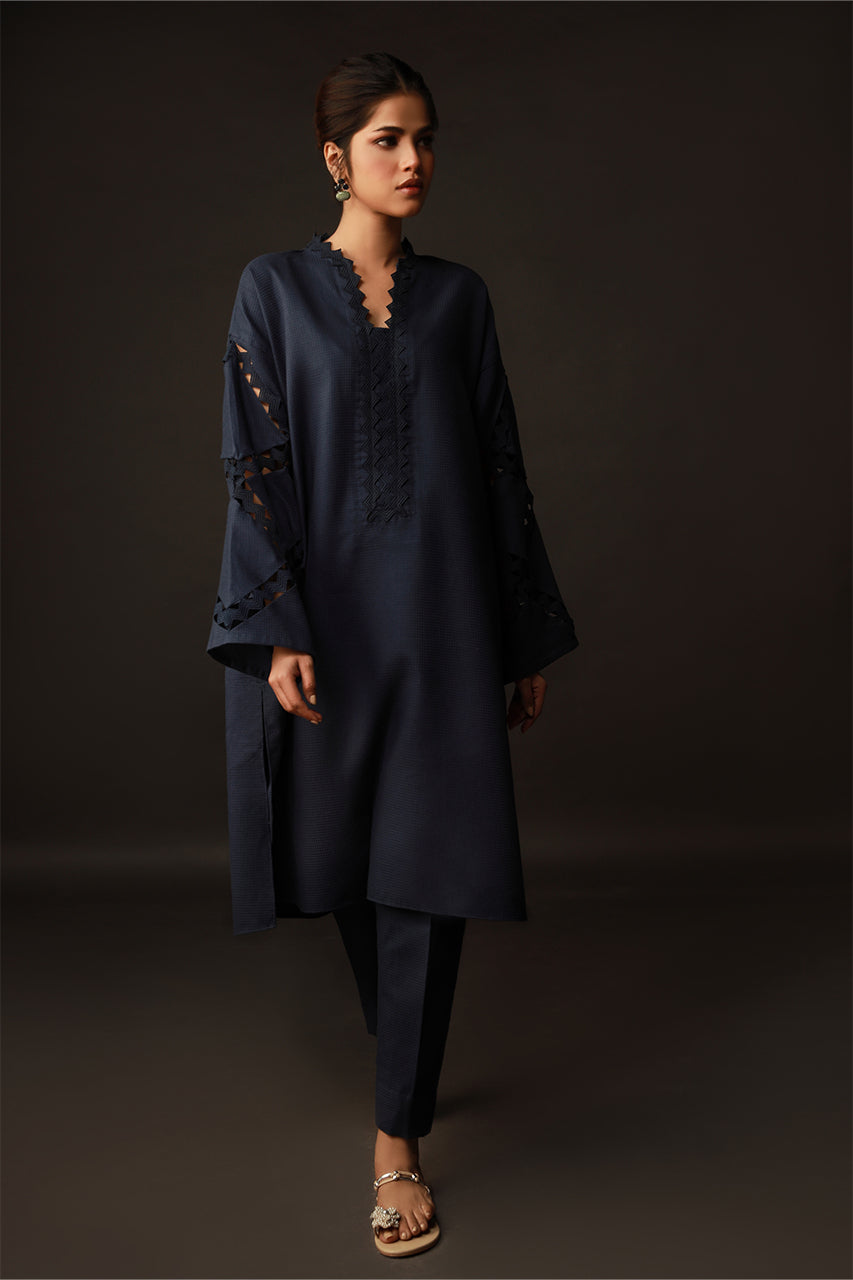 Moonlight Bloom – NidaAzwerPK